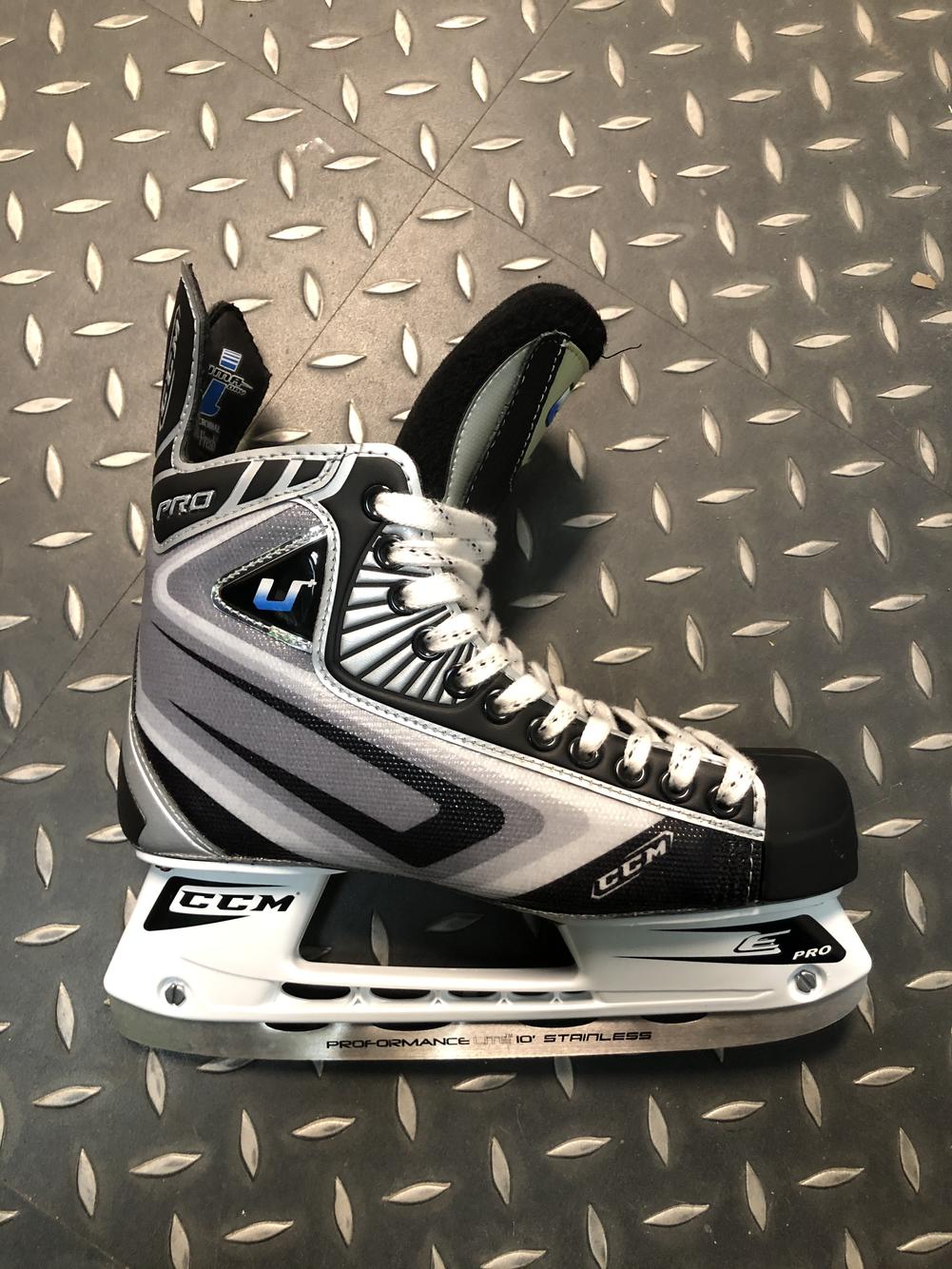 CCM Vector U+ Pro Skates (SIZE 7) | SidelineSwap