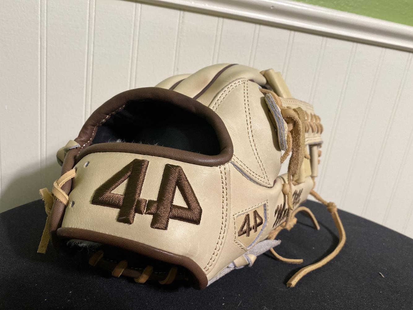 44 Pro Signiture Series Baseball Glove 12.75" Right Hand Throw Outfield ...