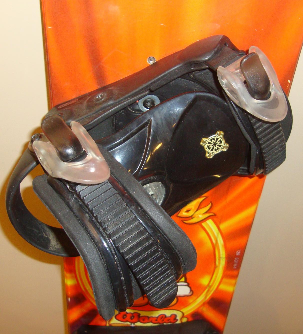 World Industries Flameboy 126cm Snowboard with Lamar Bindings ...