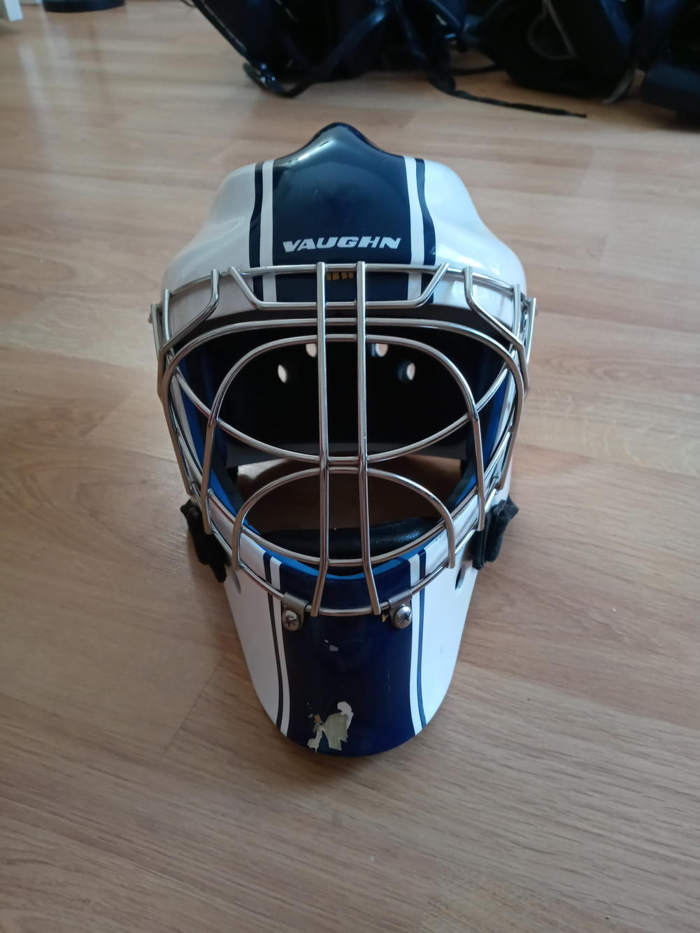 Senior Vaughn VM 2300 Goalie Mask | SidelineSwap