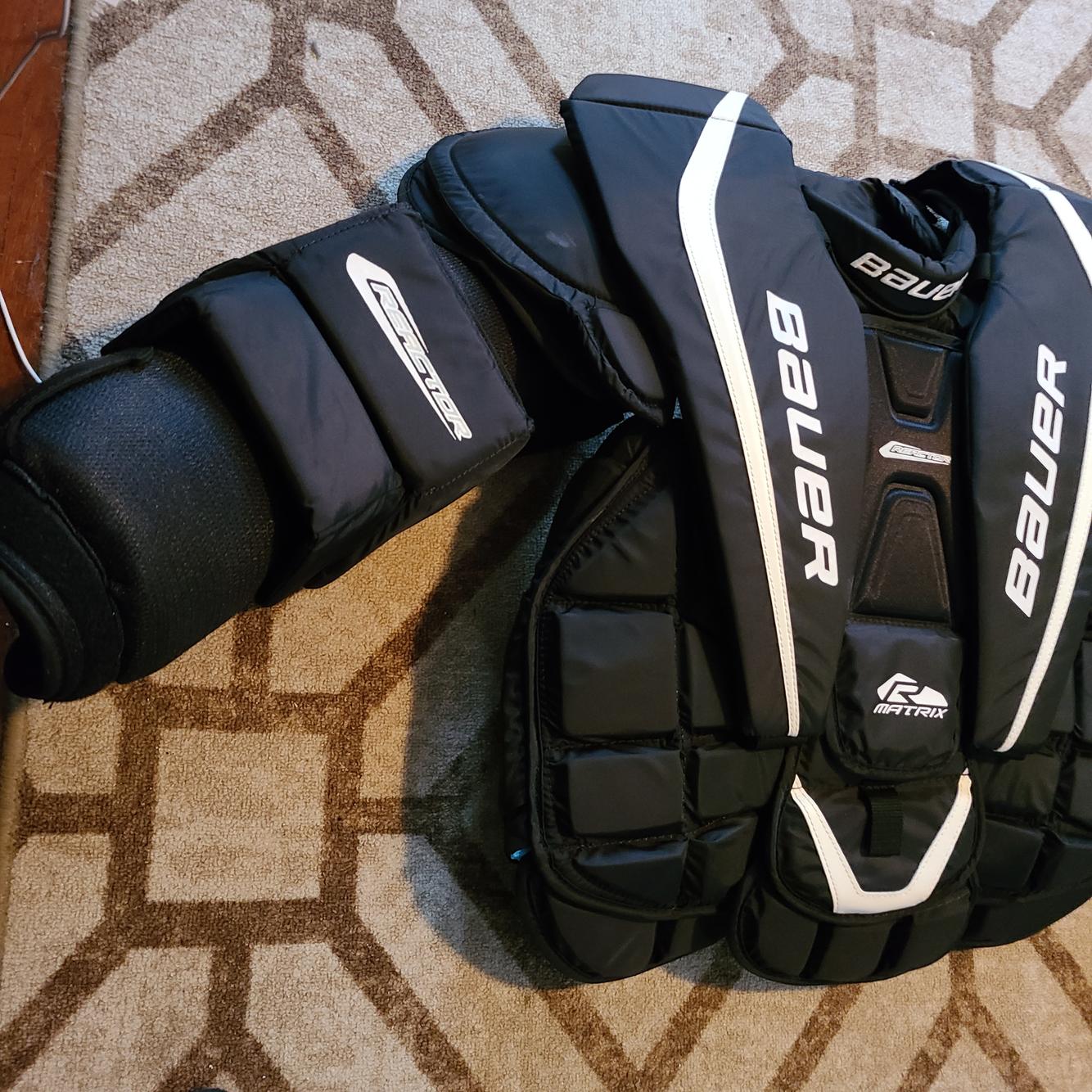 New Senior XL Bauer Reactor 7000 Goalie Chest and Arm Protector Goalie ...