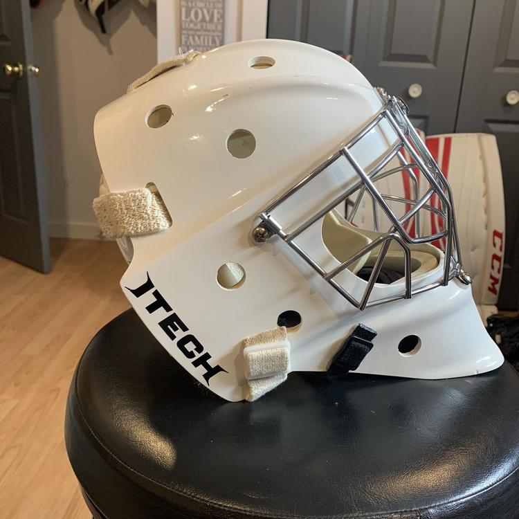 White Senior ITECH 960 Pro Stock Goalie Mask | SidelineSwap