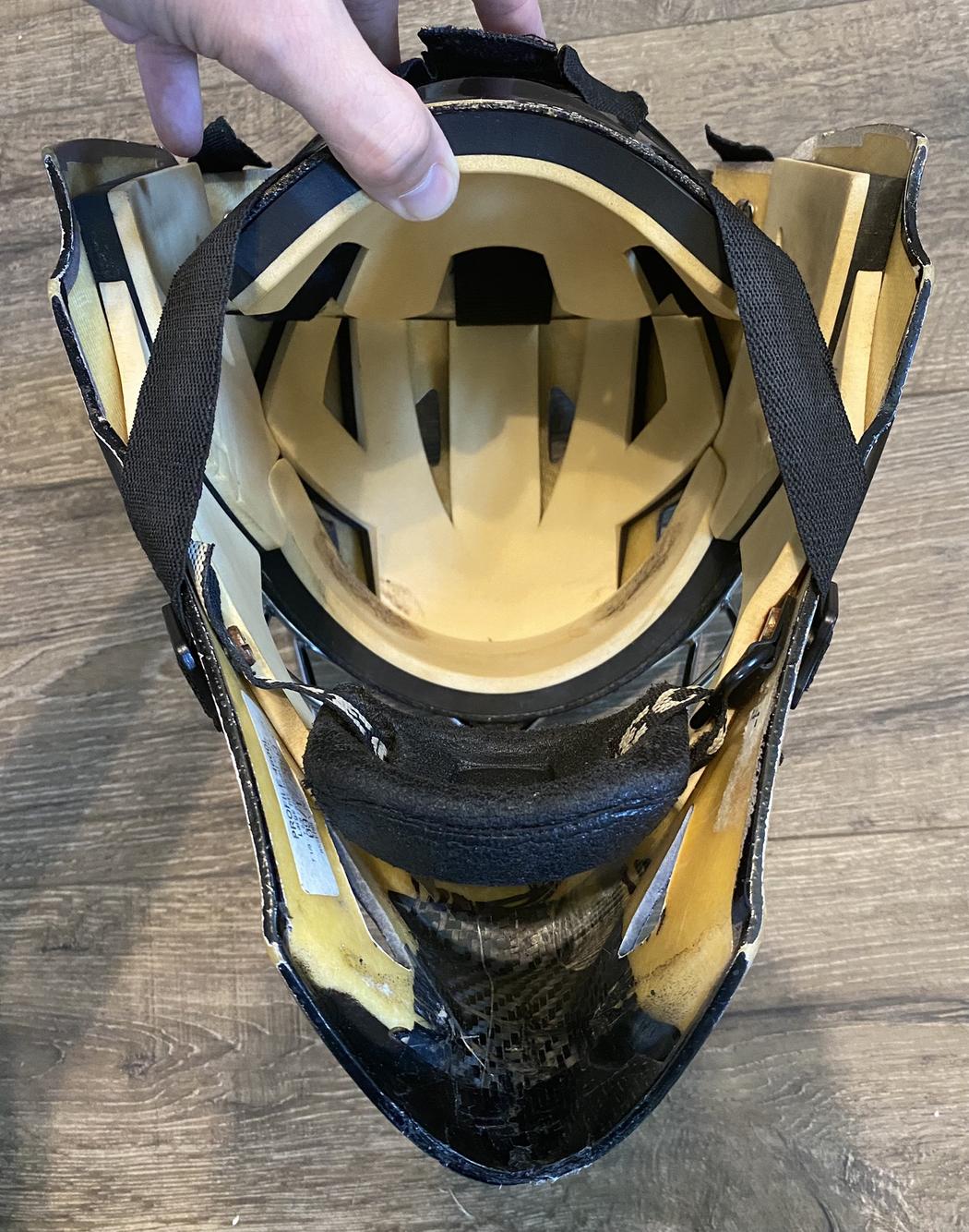 Senior ITECH 4600 Hockey Goalie Mask | SidelineSwap