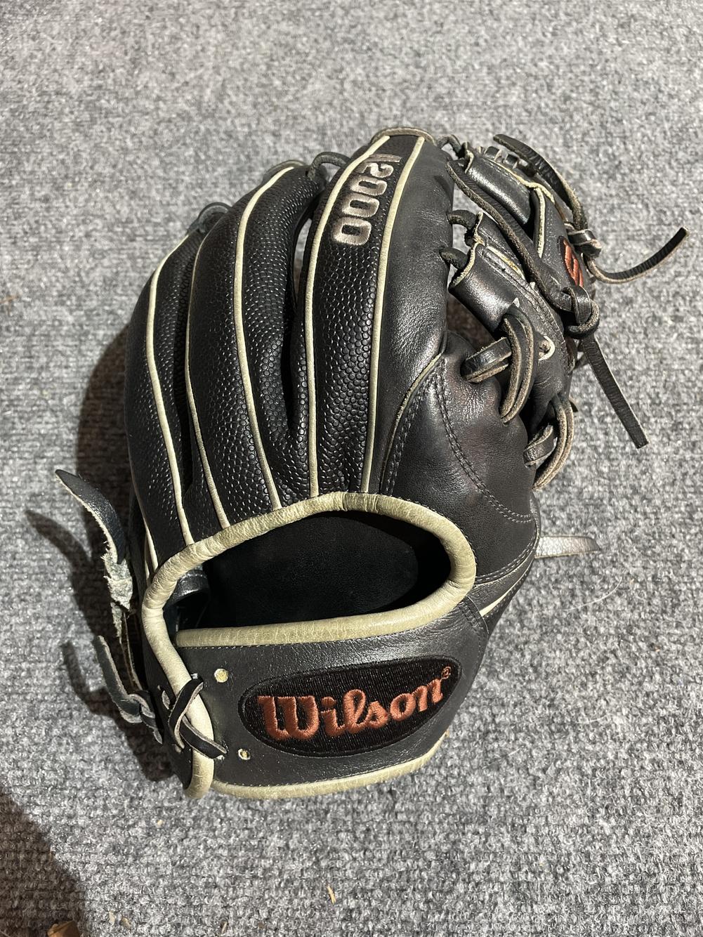 Wilson A2000 custom baseball glove | SidelineSwap