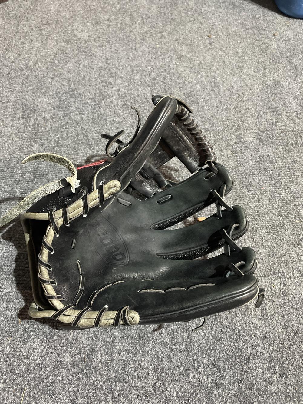 Wilson A2000 custom baseball glove | SidelineSwap