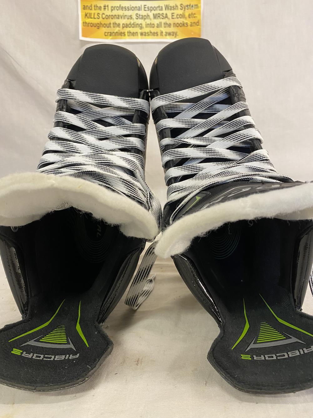 New CCM Ribcor 76K Ice Hockey Size 3 D Skates | SidelineSwap