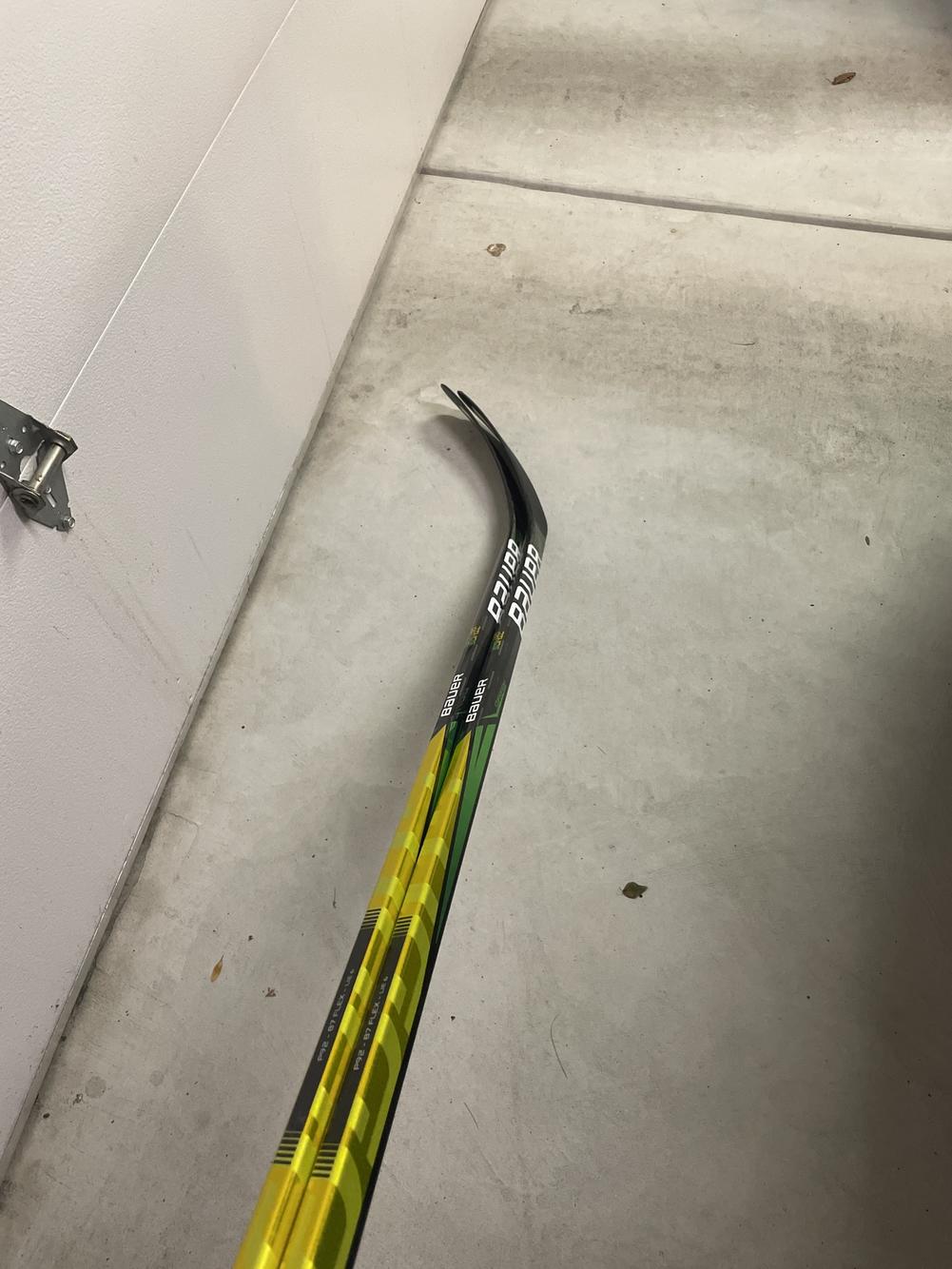 New Bauer Supreme Ultra Sonic Hockey Stick RH P92 87 Flex | SidelineSwap