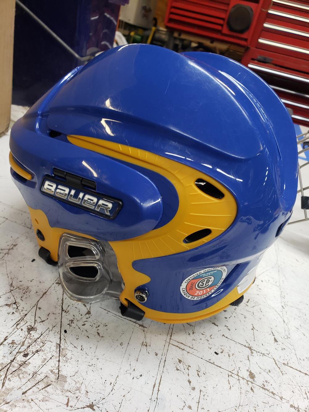 Used Large Bauer 9900 Helmet Pro Stock cage true vision fm7500 ...