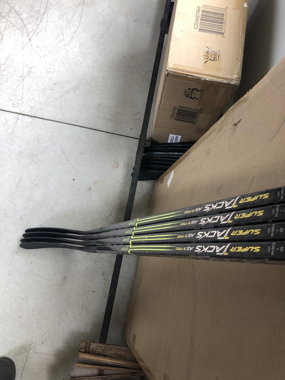 Senior Right Handed Mid Pattern Pro Stock Super Tacks AS3 Pro Hockey ...