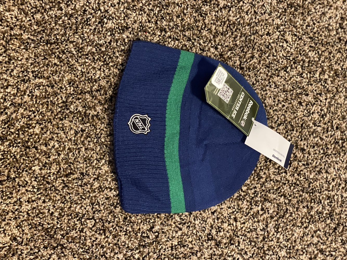 Vancouver canucks reversible Reebok winter toque | SidelineSwap