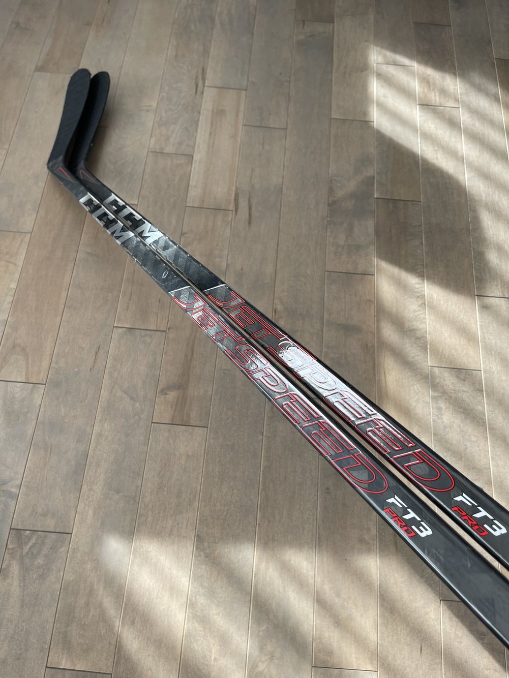 CCM JetSpeed FT3 Pro RH 85 Flex P90 | SidelineSwap