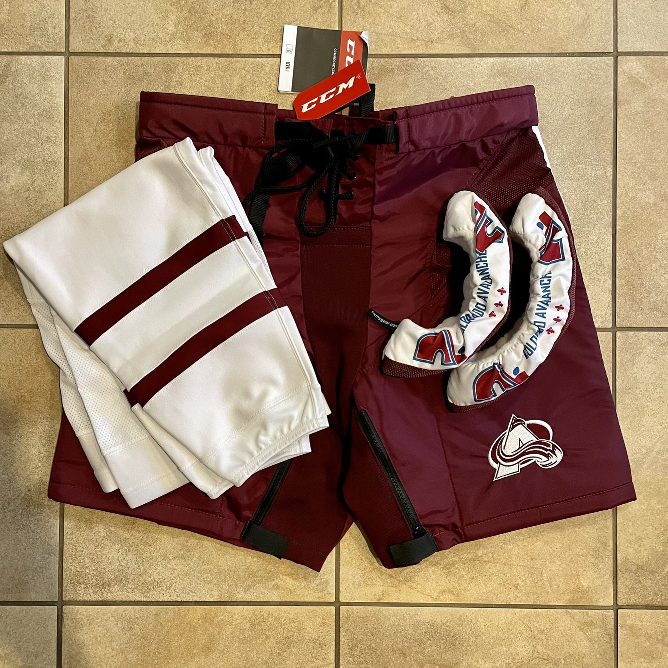 New! Colorado Avalanche Reverse Retro Set | SidelineSwap