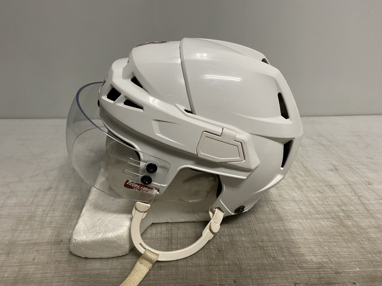 CCM Vector V08 Pro Stock Hockey Helmet Medium White Bauer Visor 7372 ...