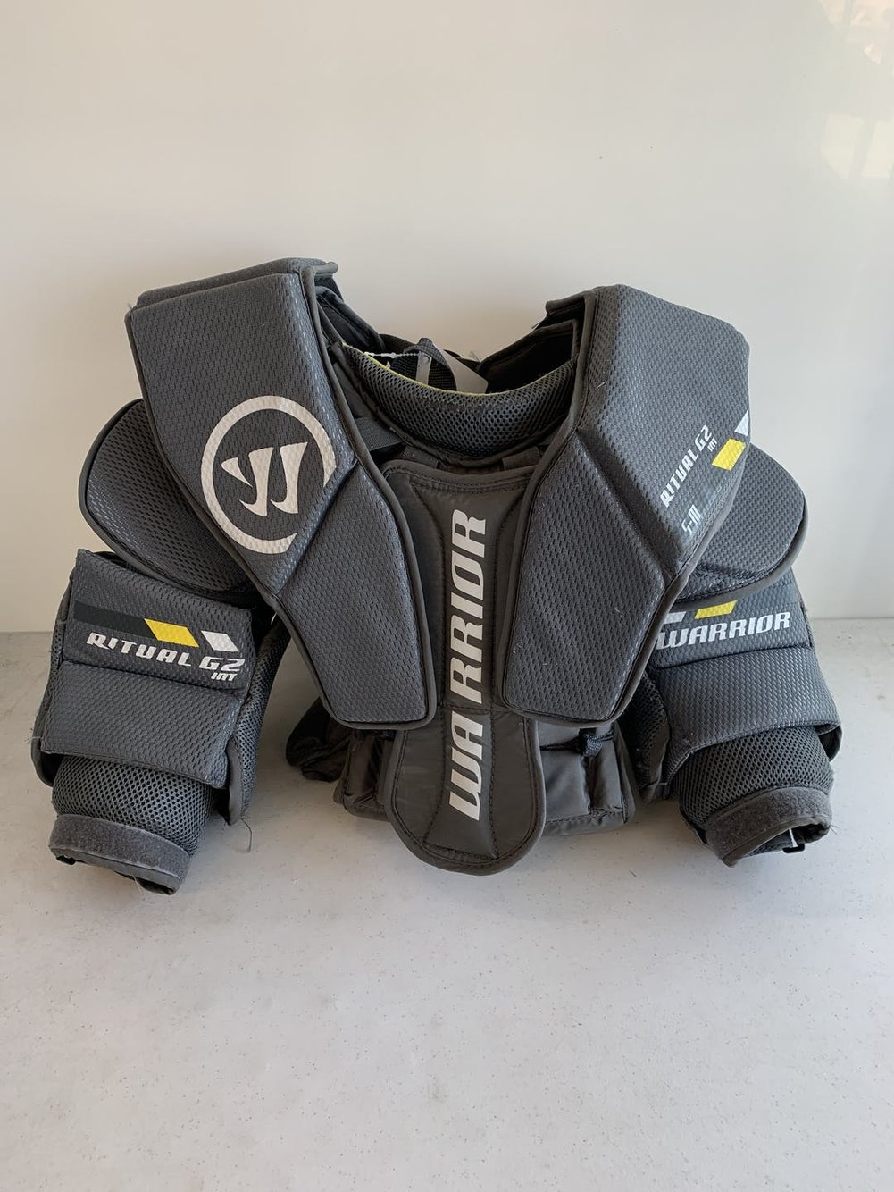 Used Warrior Ritual G2 Int Md Ice Hockey Goalie Body Armour | SidelineSwap