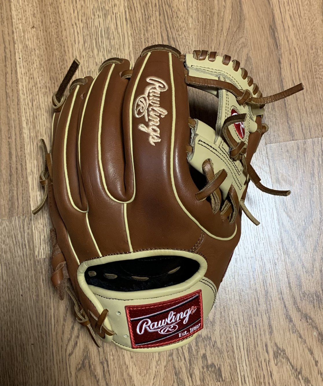 Used Adult Rawlings Gold Glove Elite RHT | SidelineSwap