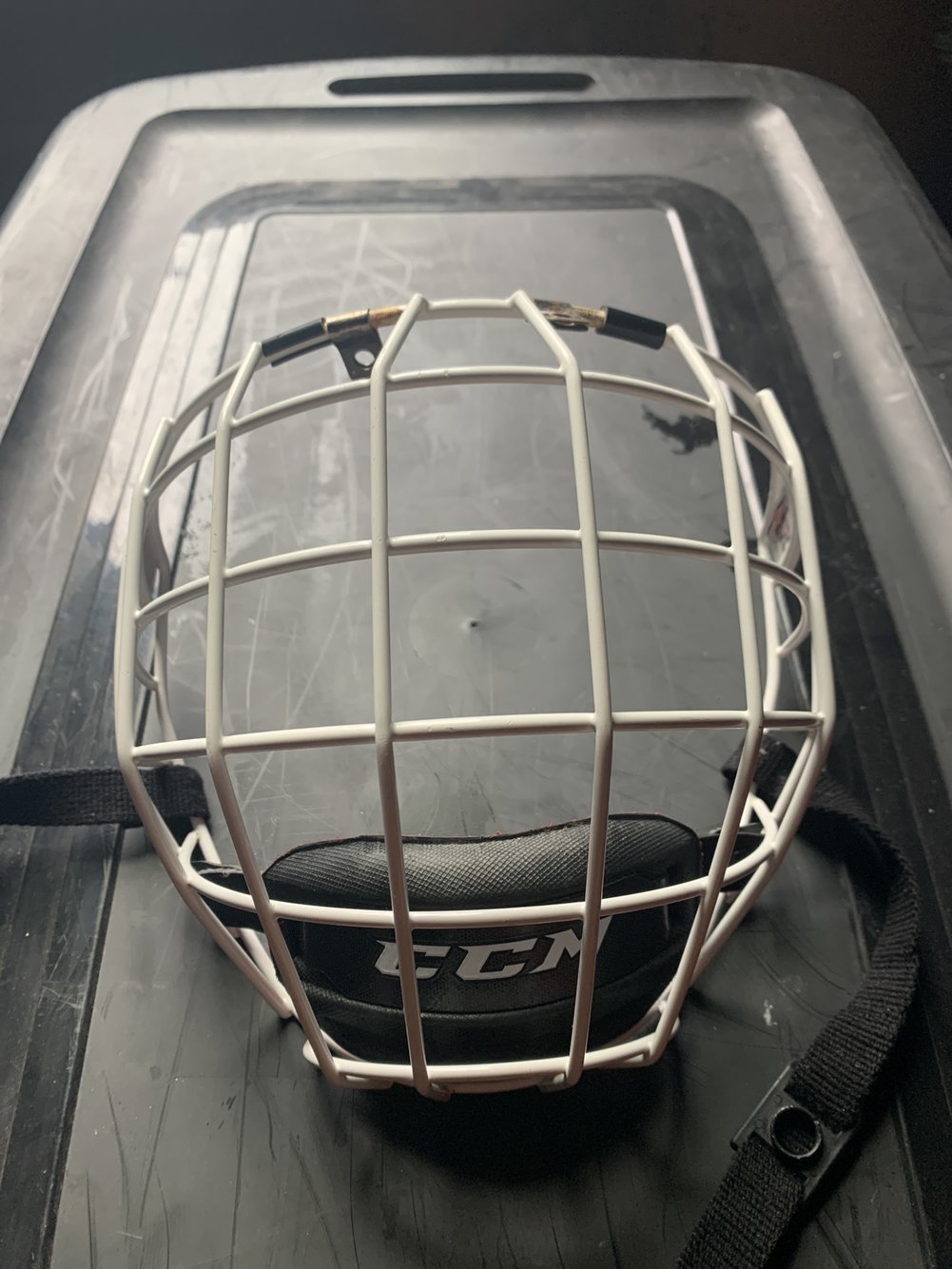 Medium White CCM Full Cage FM580 | SidelineSwap