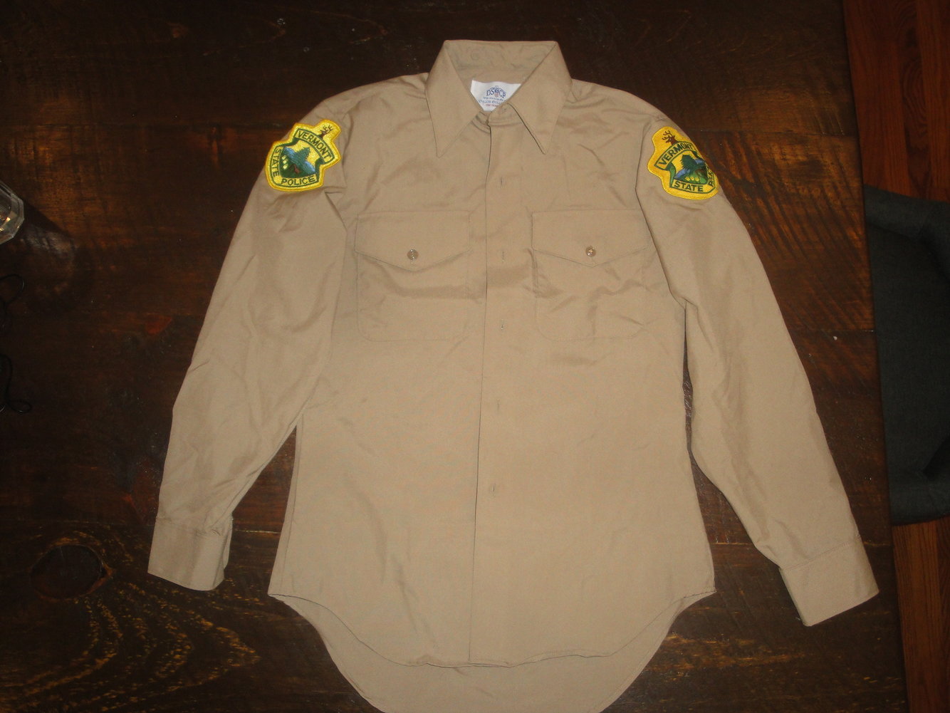 VERMONT STATE POLICE PATCHES TAN UNIFORM SHIRT 15x33 SMALL | SidelineSwap
