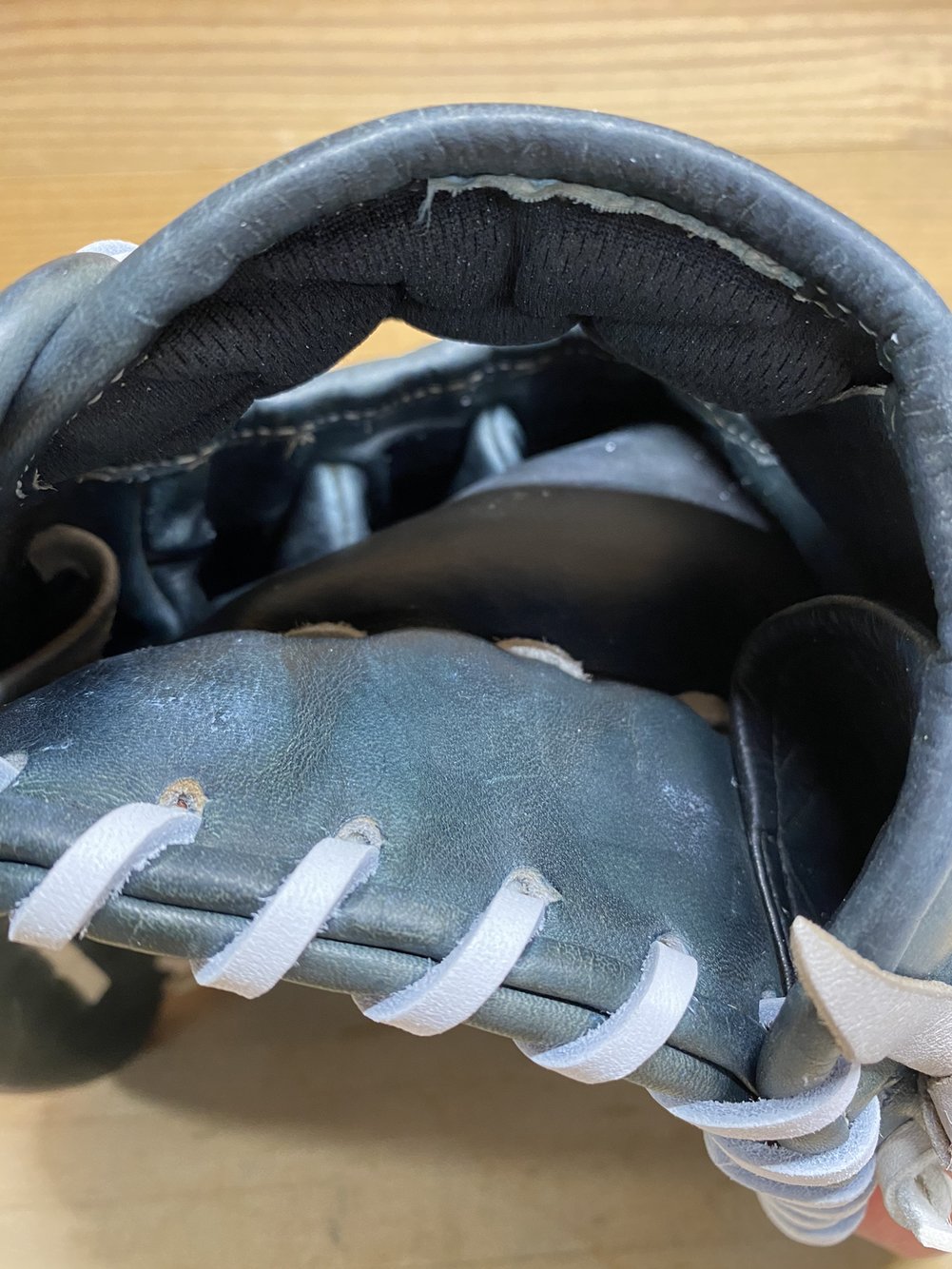 Wilson 11.75" A2000 EL3 Special Edition | SidelineSwap