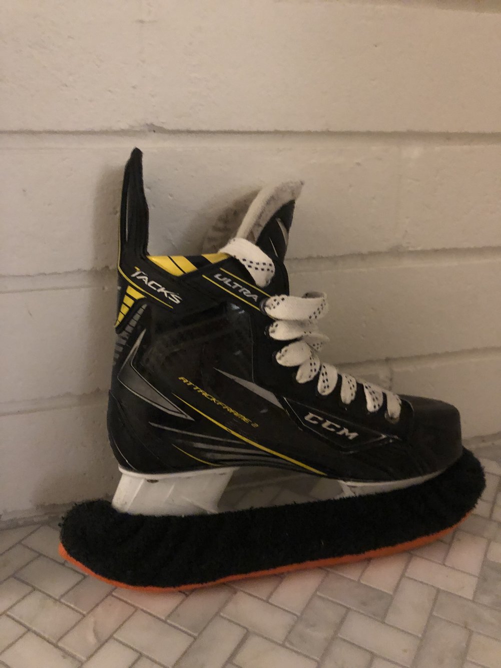 Used CCM Ultra Tacks Hockey Skates Regular Width Pro Stock Size 6 ...