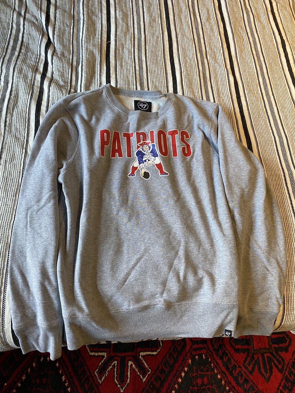 New England Patriots sweater - Vintage Logo | SidelineSwap