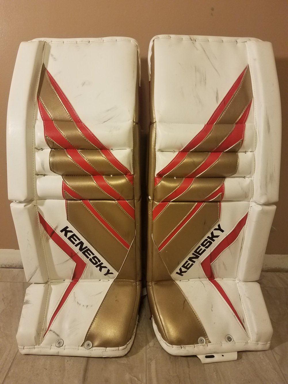 Kenesky Senior 32" Regular K1915 Goalie Full Set Pro Stock | SidelineSwap