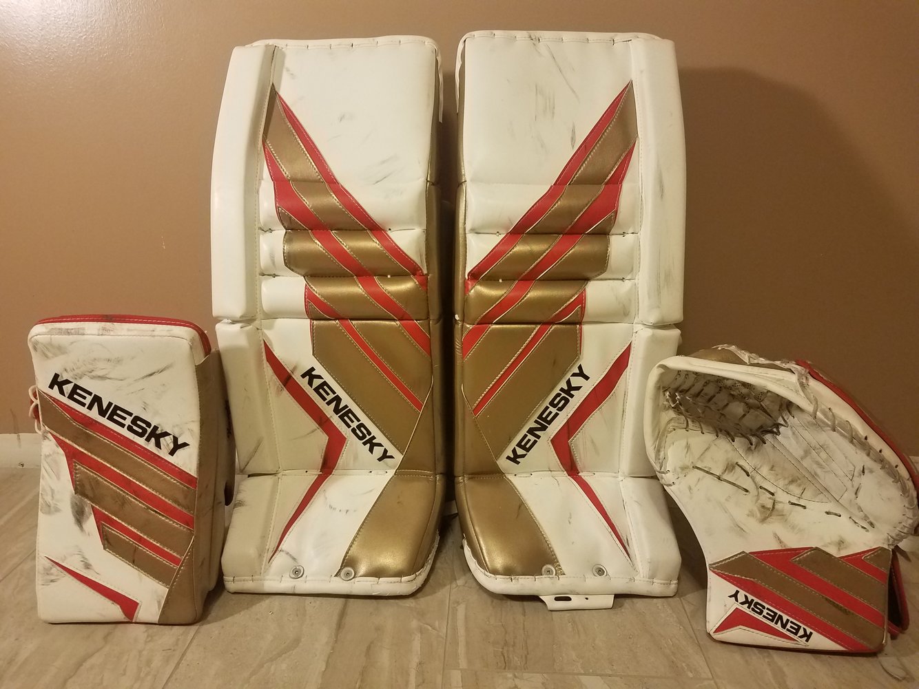 Kenesky Senior 32" Regular K1915 Goalie Full Set Pro Stock | SidelineSwap