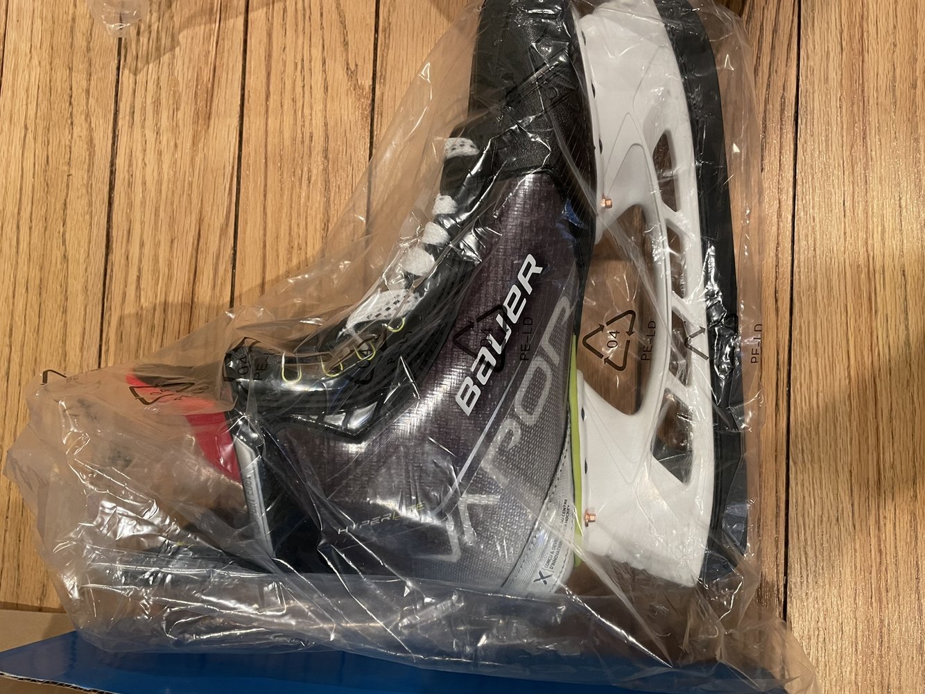 NEW Bauer Hyperlite Skates 9.5 (Fit 2) W/Blades | SidelineSwap