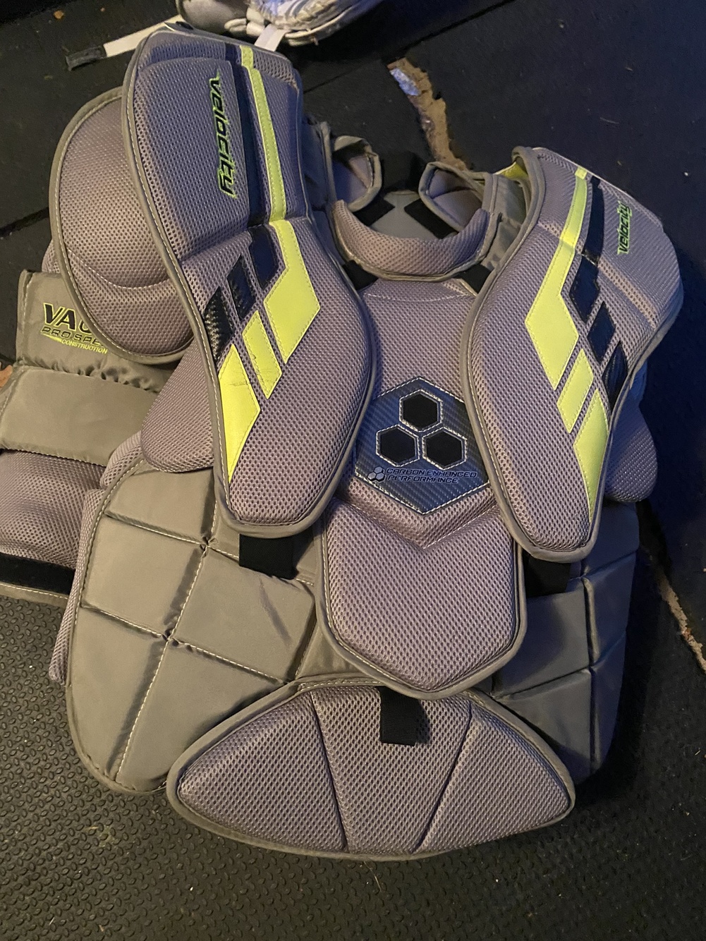 Senior Large Vaughn Velocity VE8 Pro Goalie Chest Protector | SidelineSwap
