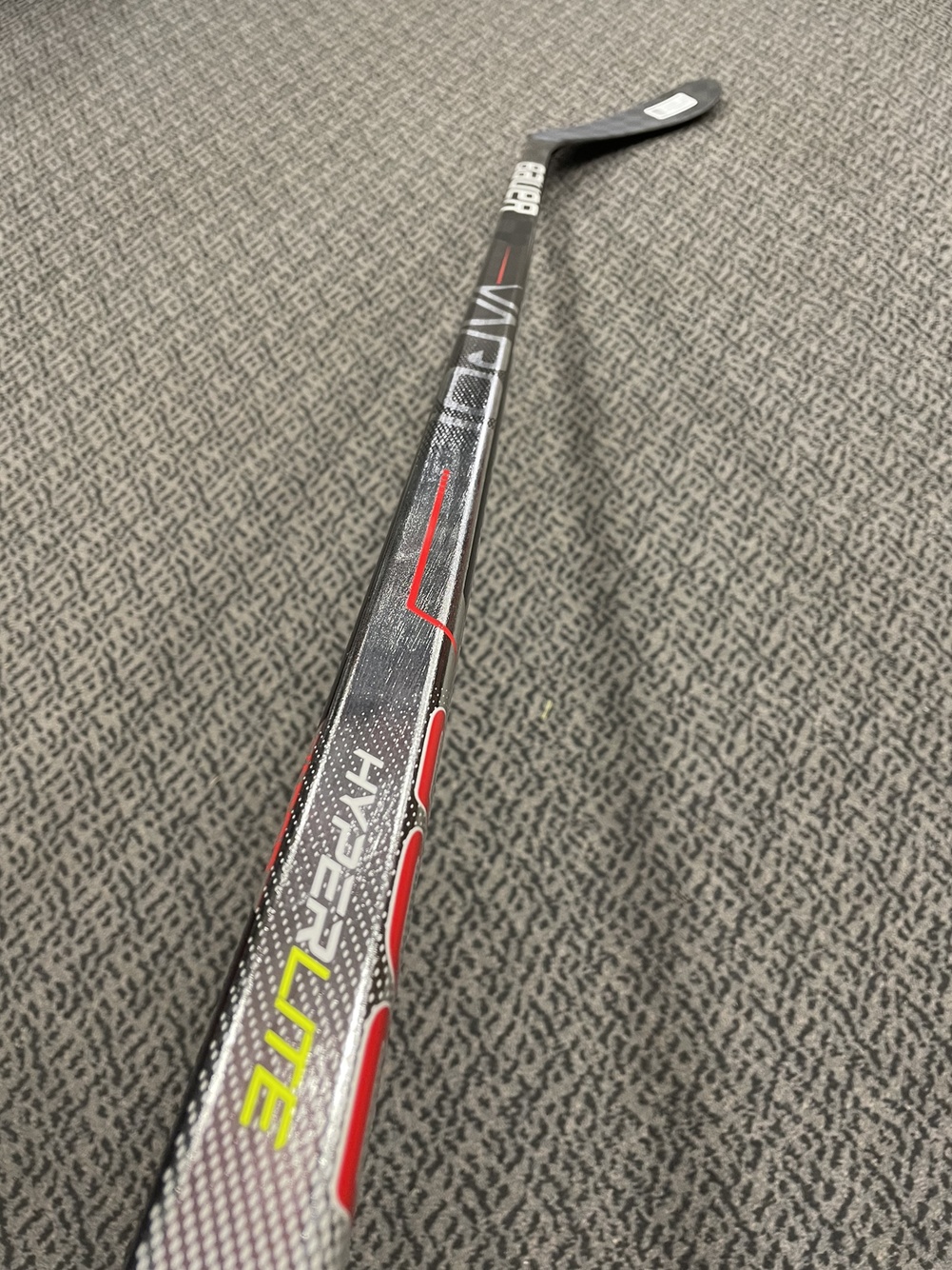 Bauer Hyperlite P28 curve 50 flex right hand curve | SidelineSwap