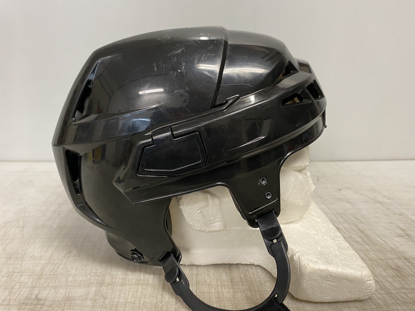 CCM Vector V08 Pro Stock Hockey Helmet Medium Black 6535 | SidelineSwap