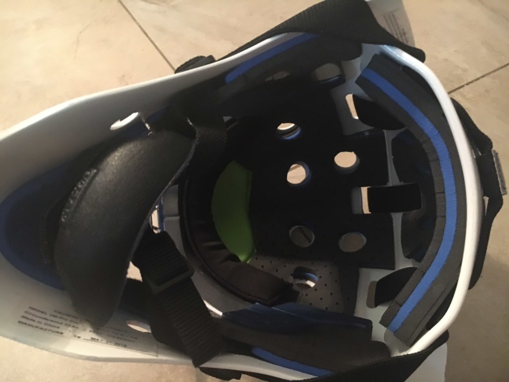 Vaughn VM 2300 Goalie Mask Pro Stock | SidelineSwap