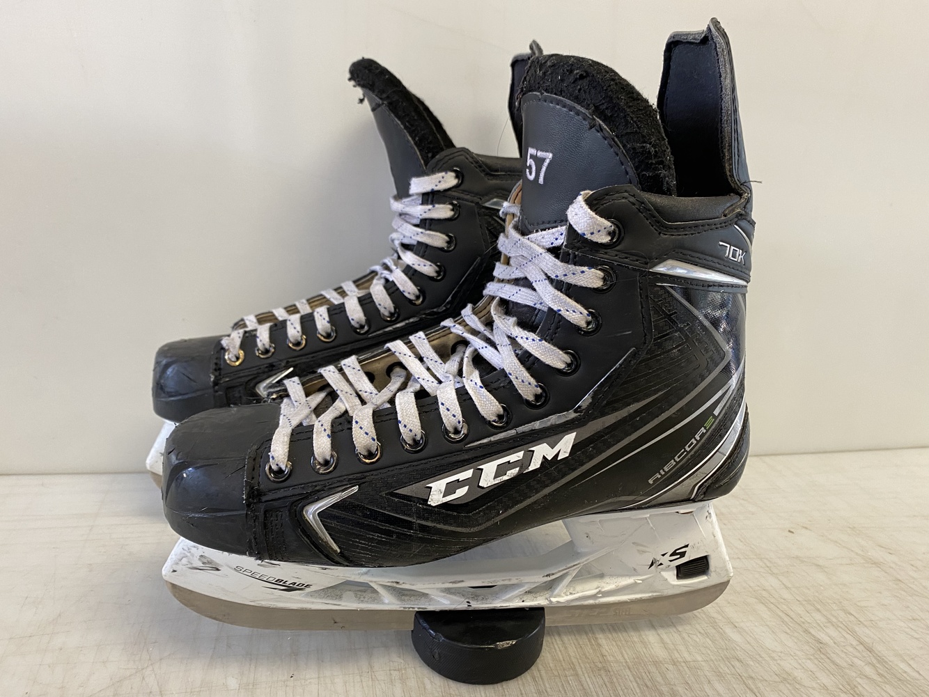 CCM RibCor 70K Mens Pro Stock Hockey Skates 9 EE 6572 | SidelineSwap
