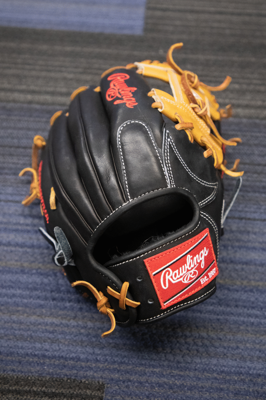 Black New Adult Rawlings Right Hand Throw Infield Heart of the Hide Baseball Glove 11.75 ...