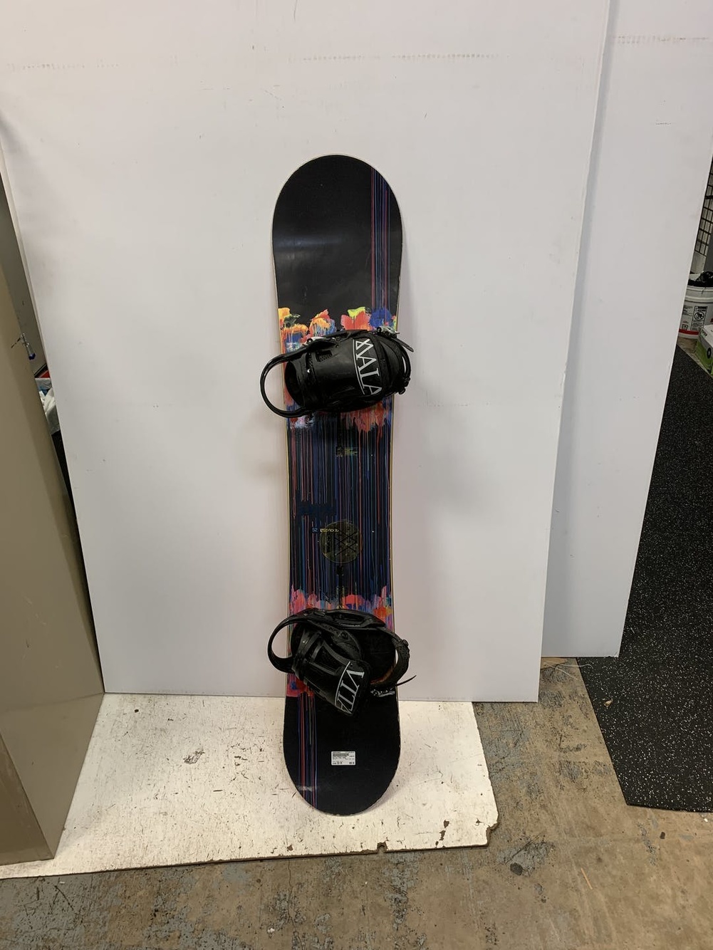 Used Burton Feel Good 152 Cm Mens Snowboard Combo | SidelineSwap