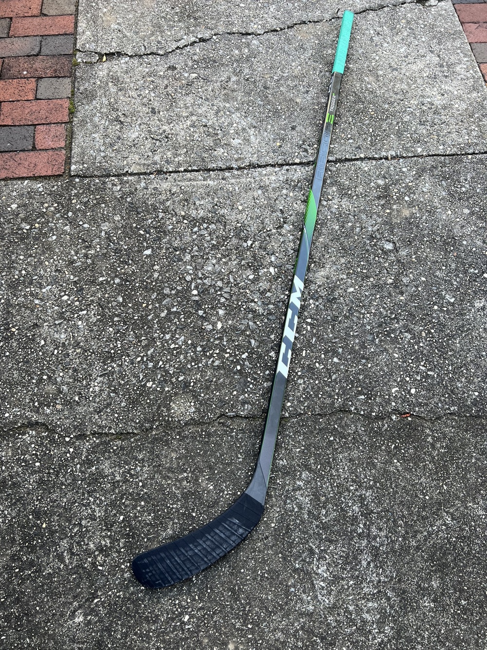 CCM Trigger 4 Pro - Rare P30 Curve - Senior | SidelineSwap