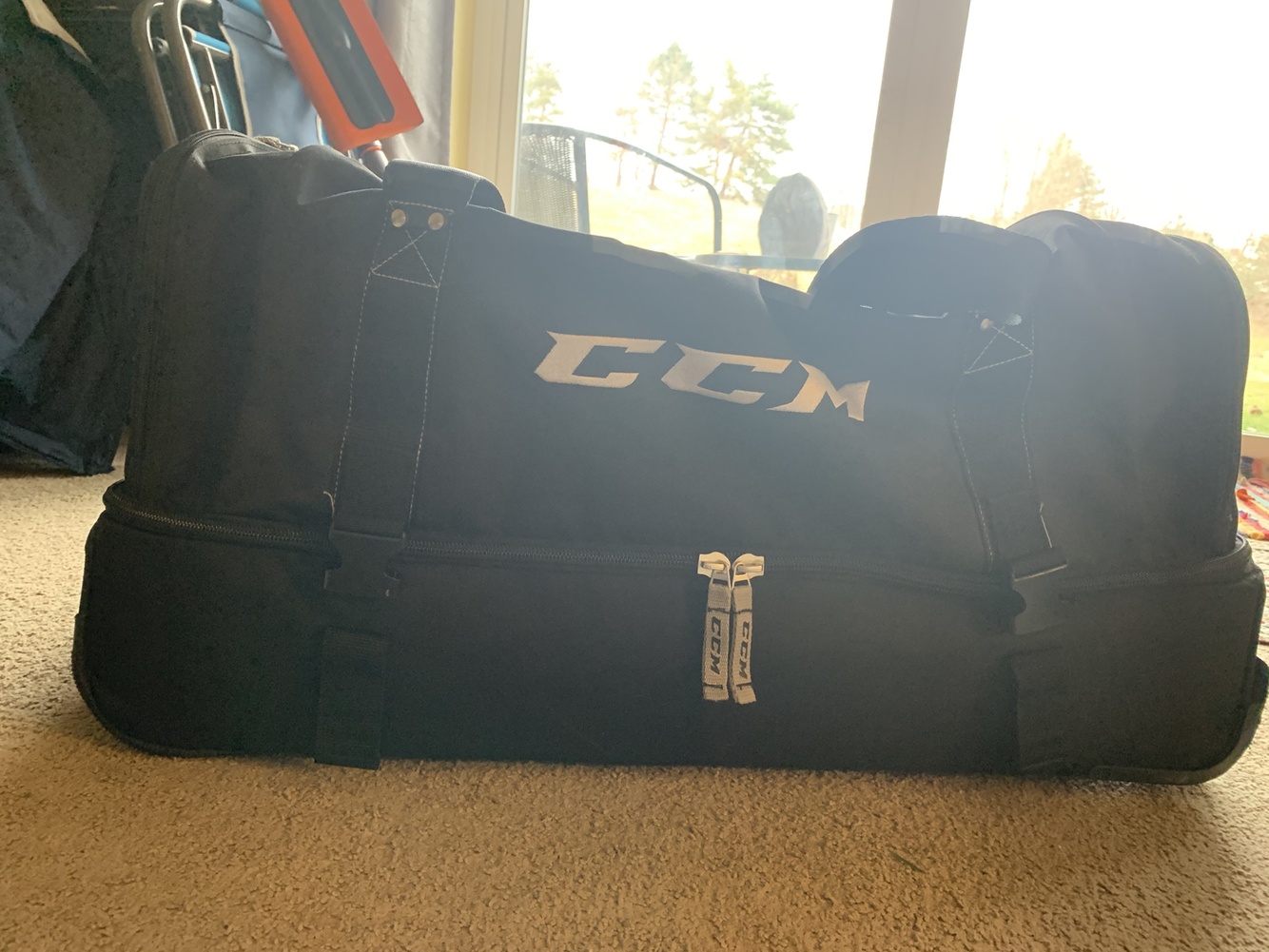 CCM REFEREE ROLLER BAG, Force Krome XL Girdle, Force XL Referee Pants ...