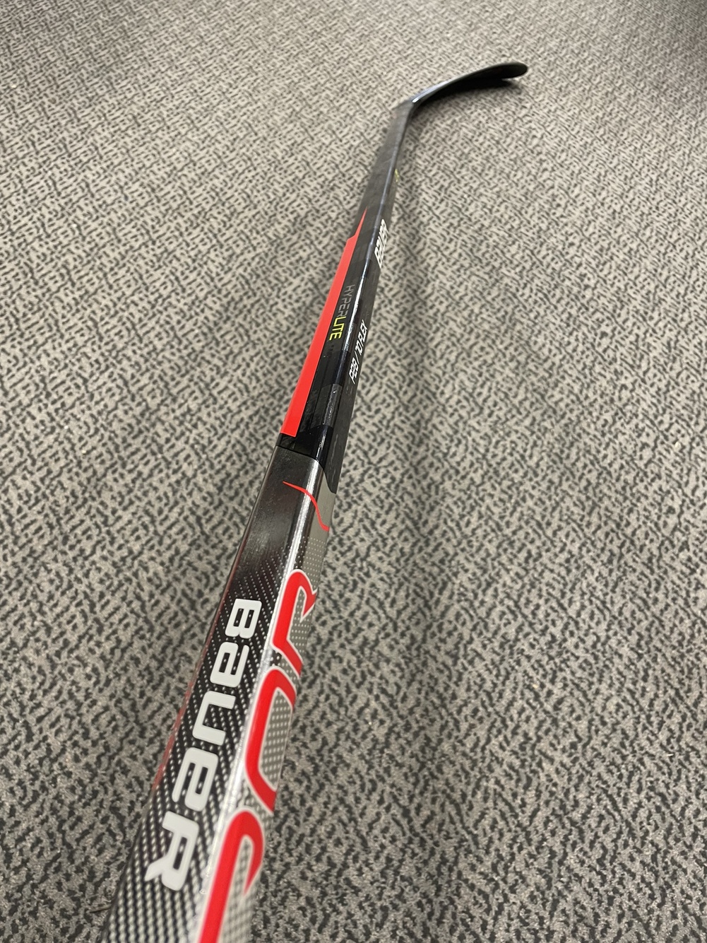Bauer Hyperlite P28 curve 70 flex left hand stick | SidelineSwap