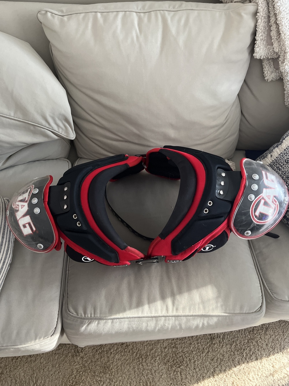 Tag Alt ii Small Football Shoulder pads | SidelineSwap