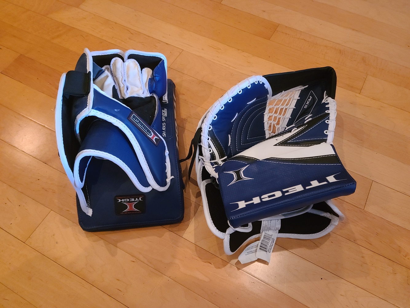 Never used Itech Rx5 Full Right Ice Hockey Goalie Catcher and Blocker ...