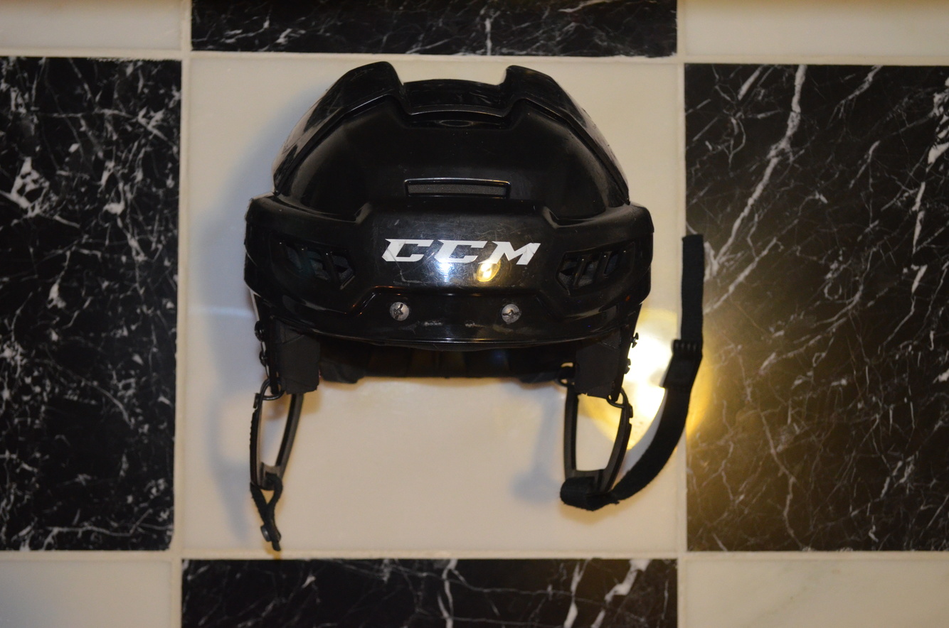 FIVE STAR HELMET! Used Small CCM FL500 | SidelineSwap