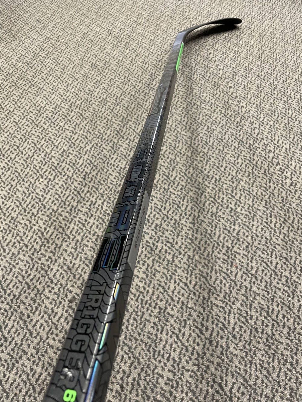 CCM Trigger 6 Pro P28 curve 80 flex left hand stick | SidelineSwap