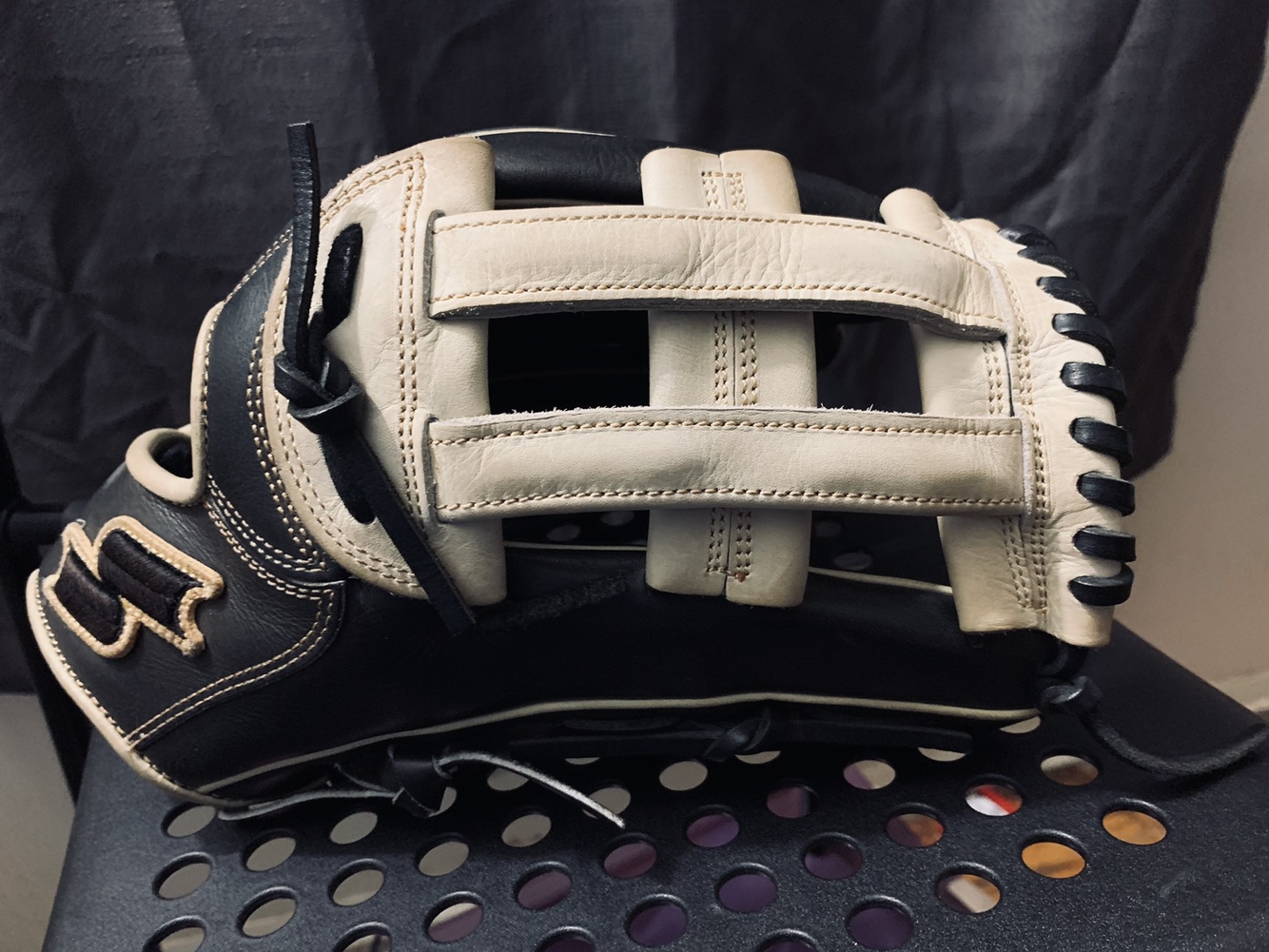 SSK Outfield glove | SidelineSwap