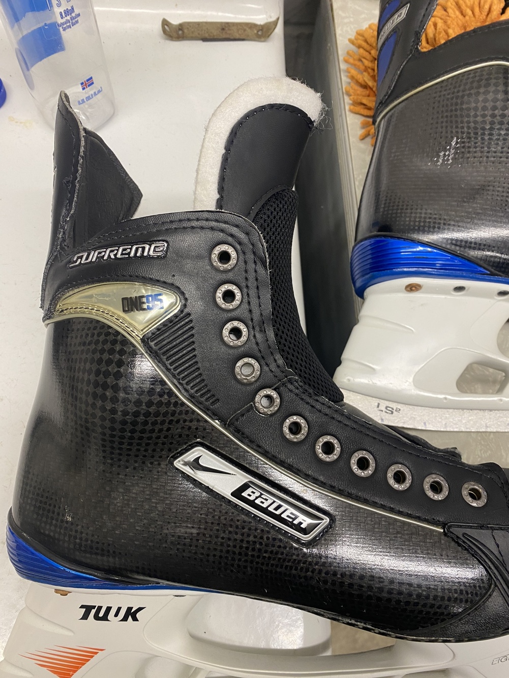 Senior Bauer Regular Width Pro Stock supreme one95 Hockey Skates ...
