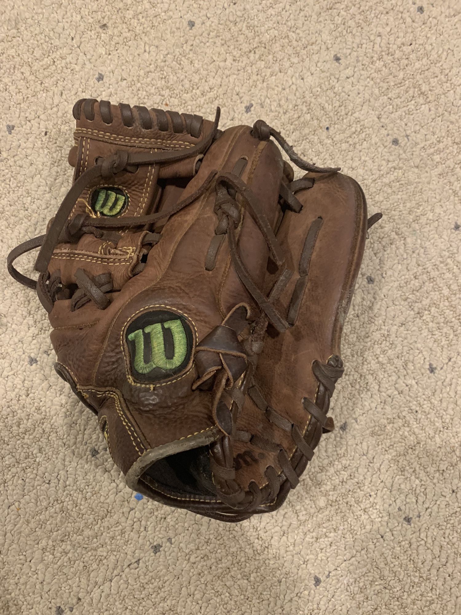 wilson a800 youth baseball glove | SidelineSwap