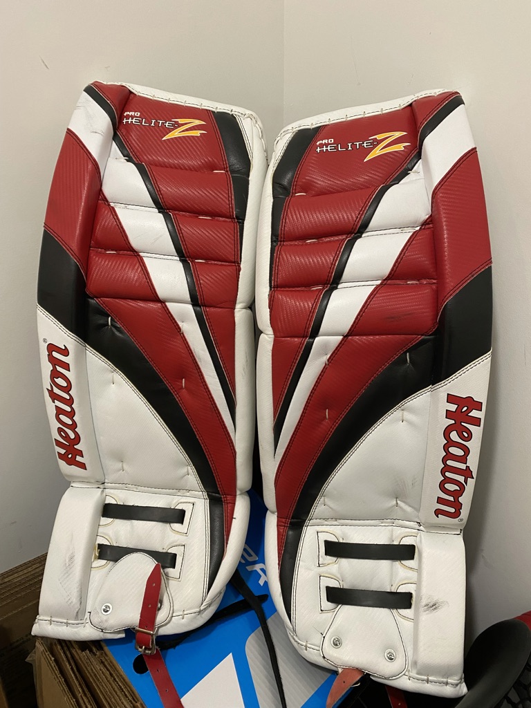 Used 32" Heaton Helite-Z Int. Pro Goalie Leg Pads | SidelineSwap