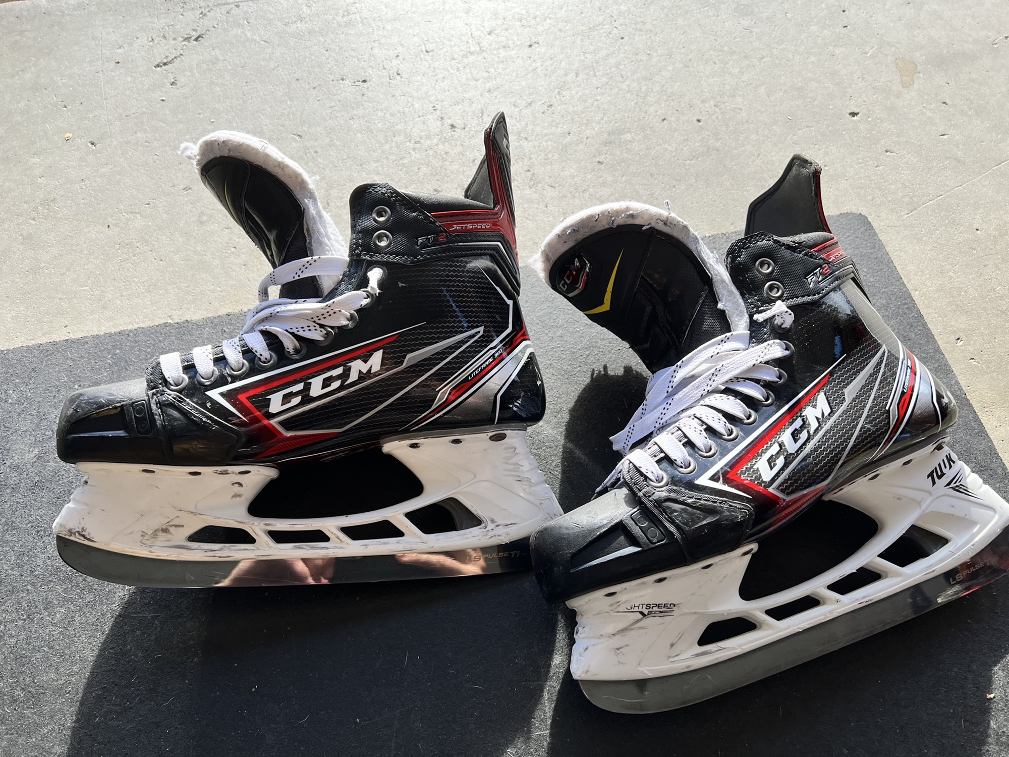 Pro stock CCM Jetspeed FT2 Skates | SidelineSwap