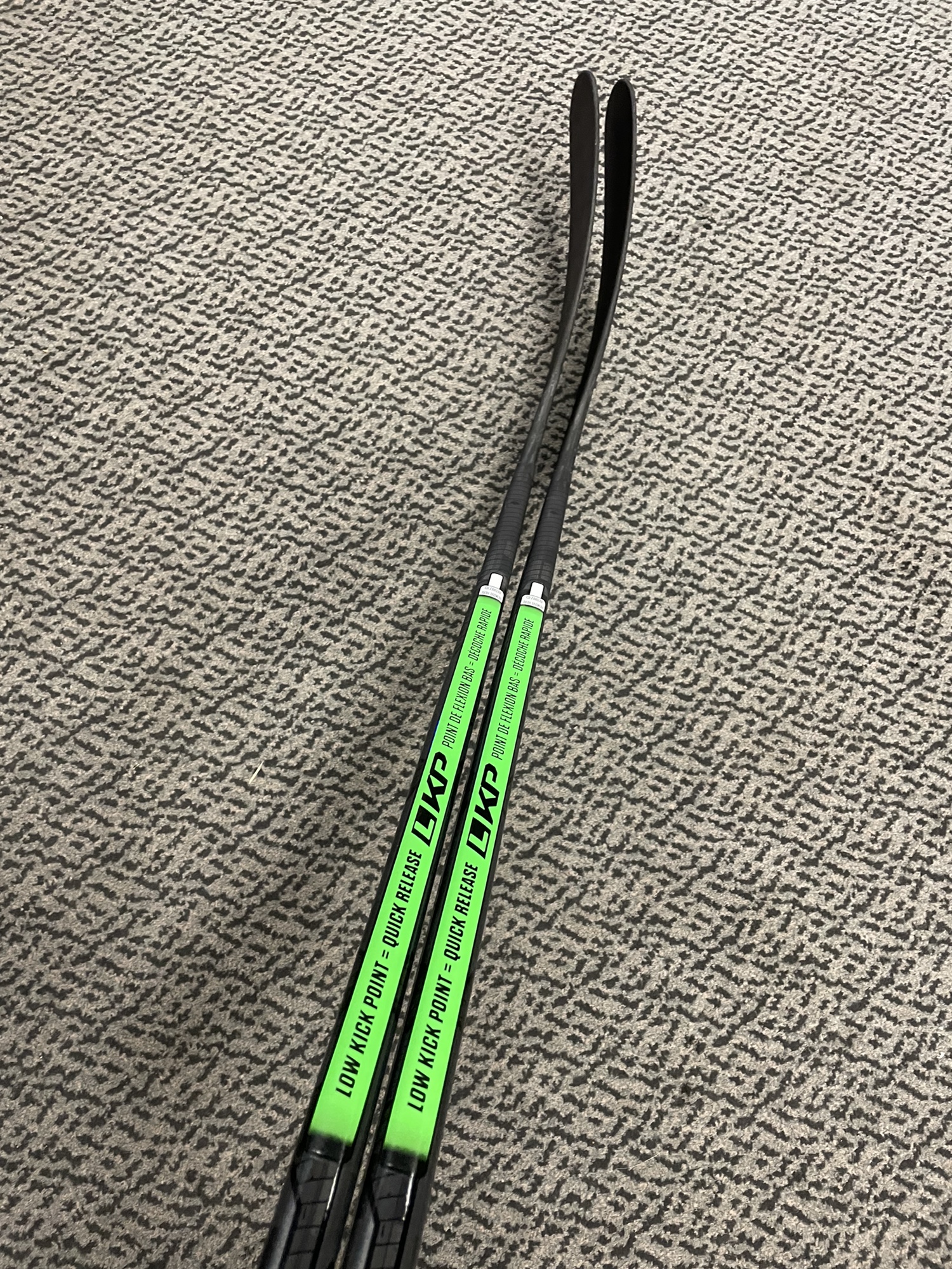 CCM Trigger 6 Pro P29 curve 70 flex 2 pack right hand stick | SidelineSwap