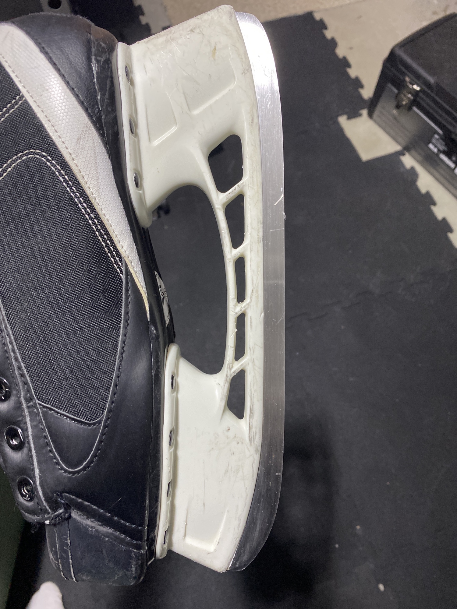 Senior Bauer Flexlite 2.0 Hockey Skates | SidelineSwap