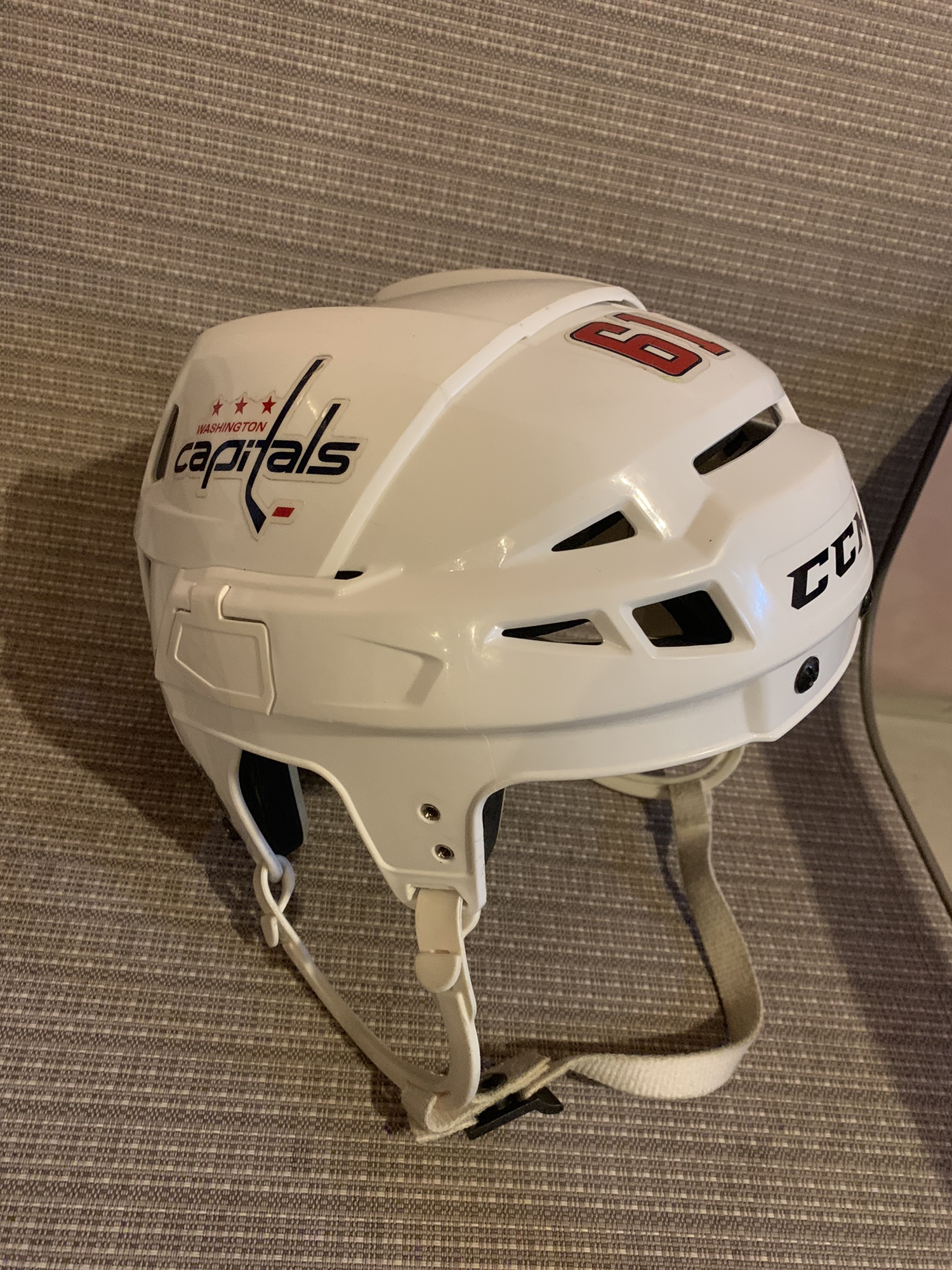 Washington Capitals White CCM V08 Pro Stock Hockey Helmet Medium ...