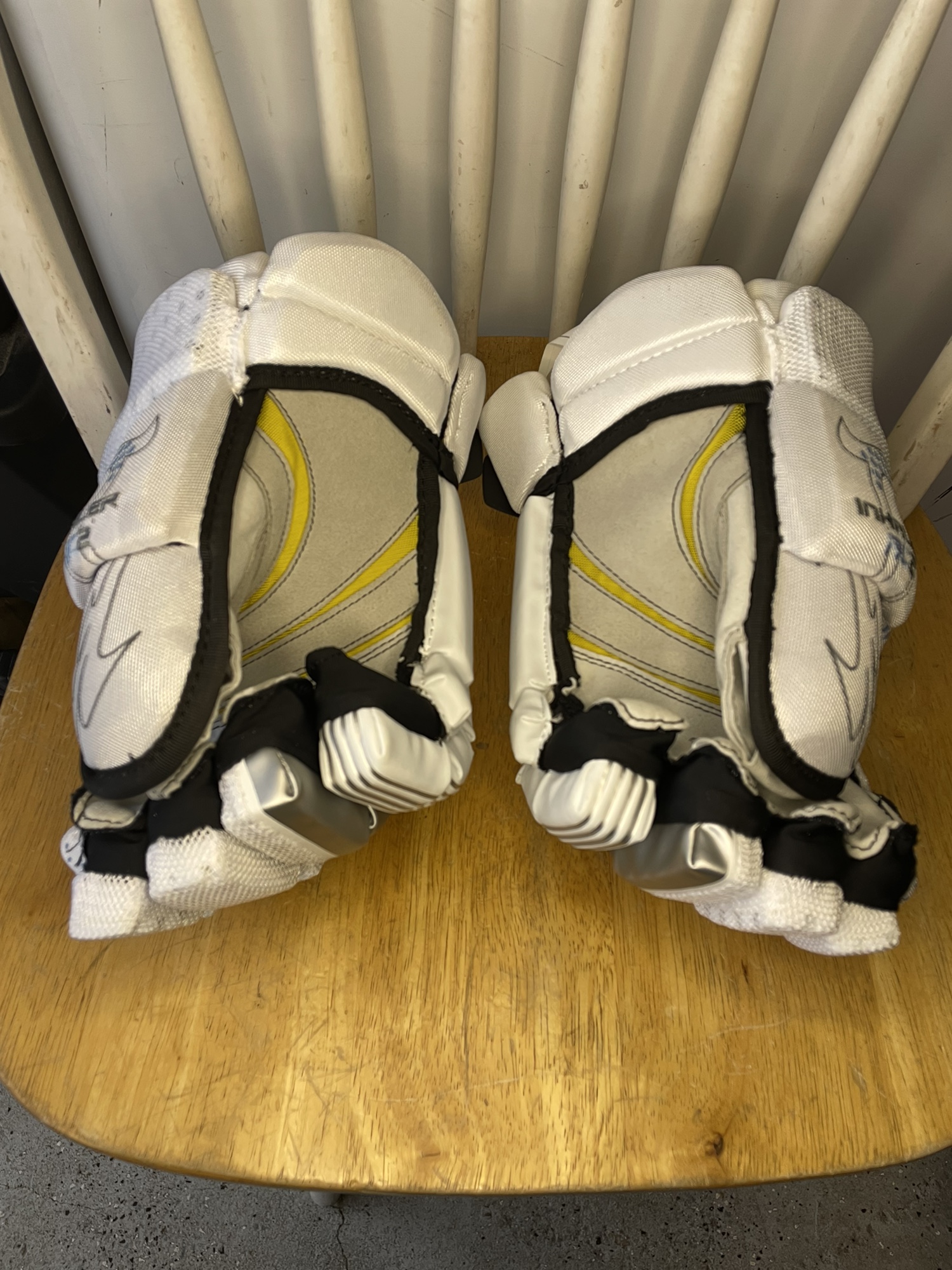 Mission Inhaler AC2 gloves | SidelineSwap